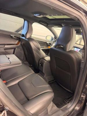 Melns Volvo V60 Cross Country 2018 Viļņa, ar dzinēja tilpumu 1.97 L un nobraukumu 201 tūkst. km par 11979 €, foto 30 vietnē AUTOMOTO.COM.LV