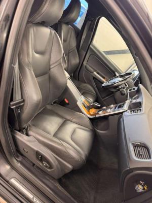 Melns Volvo V60 Cross Country 2018 Viļņa, ar dzinēja tilpumu 1.97 L un nobraukumu 201 tūkst. km par 11979 €, foto 31 vietnē AUTOMOTO.COM.LV