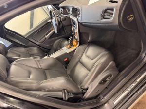 Melns Volvo V60 Cross Country 2018 Viļņa, ar dzinēja tilpumu 1.97 L un nobraukumu 201 tūkst. km par 11979 €, foto 33 vietnē AUTOMOTO.COM.LV