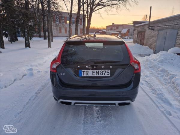 Melns Volvo V60 Cross Country 2016 Kauņa, ar dzinēja tilpumu 2.40 L un nobraukumu 246 tūkst. km par 11950 €, foto 6 vietnē AUTOMOTO.COM.LV