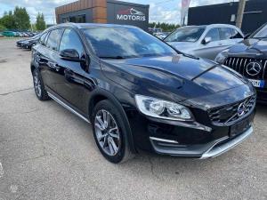 Melns Volvo V60 Cross Country 2016 Panevēža, ar dzinēja tilpumu 2.00 L un nobraukumu 247 tūkst. km par 8800 €, foto  vietnē AUTOMOTO.COM.LV