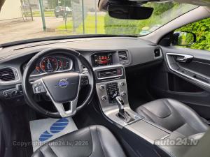 Черный Вольво V60 Cross Country 2016 в Пайде, объемом двигателя 2.00 л и пробегом 239 тыс. км за 12990 €, фото 15 на AUTOMOTO.COM.LV