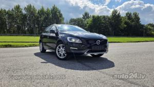Black Volvo V60 Cross Country 2016 in Valga, with an engine capacity of 2.00 L and mileage of 240 thousand km for 13490 €, photo  on AUTOMOTO.COM.LV