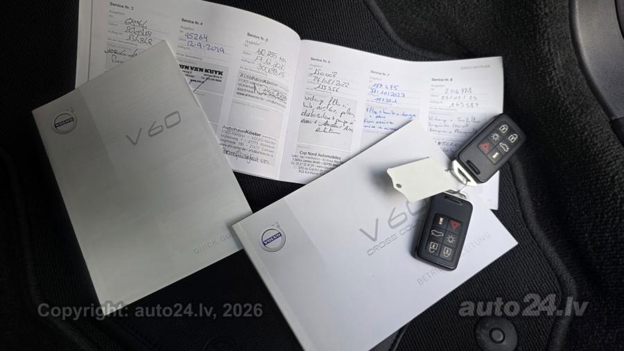 Черный Вольво V60 Cross Country 2016 в Валга, объемом двигателя 2.00 л и пробегом 240 тыс. км за 13490 €, фото 24 на AUTOMOTO.COM.LV