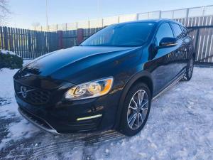 Melns Volvo V60 Cross Country 2018 Šauļi, ar dzinēja tilpumu 2.00 L un nobraukumu 95 tūkst. km par 12900 €, foto  vietnē AUTOMOTO.COM.LV