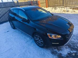Melns Volvo V60 Cross Country 2018 Šauļi, ar dzinēja tilpumu 2.00 L un nobraukumu 95 tūkst. km par 12900 €, foto 2 vietnē AUTOMOTO.COM.LV