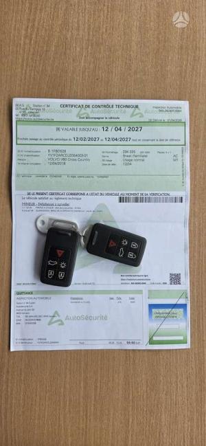 Melns Volvo V60 Cross Country 2018 Viļņa, ar dzinēja tilpumu 2.00 L un nobraukumu 305 tūkst. km par 9600 €, foto 24 vietnē AUTOMOTO.COM.LV