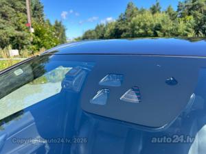 Black Volvo V60 Cross Country 2018 in Tallinn, with an engine capacity of 2.00 L and mileage of 211 thousand km for 14999 €, photo 16 on AUTOMOTO.COM.LV