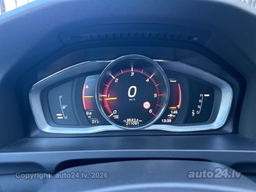 Black Volvo V60 Cross Country 2018 in Tallinn, with an engine capacity of 2.00 L and mileage of 211 thousand km for 14999 €, photo 20 on AUTOMOTO.COM.LV
