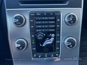 Black Volvo V60 Cross Country 2018 in Tallinn, with an engine capacity of 2.00 L and mileage of 211 thousand km for 14999 €, photo 23 on AUTOMOTO.COM.LV