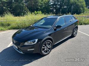 Black Volvo V60 Cross Country 2018 in Tallinn, with an engine capacity of 2.00 L and mileage of 211 thousand km for 14999 €, photo 27 on AUTOMOTO.COM.LV