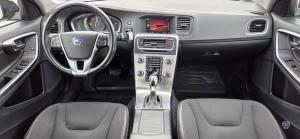 Black Volvo V60 Cross Country 2018 in Vilnius, with an engine capacity of 2.00 L and mileage of 302 thousand km for 8950 €, photo 11 on AUTOMOTO.COM.LV