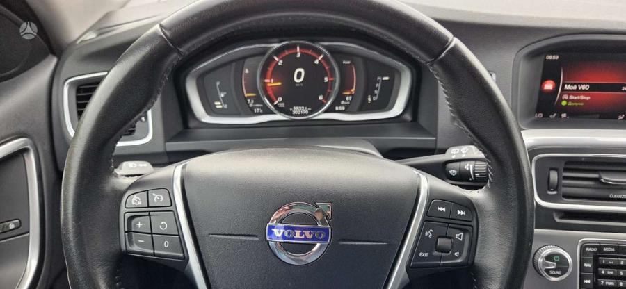 Black Volvo V60 Cross Country 2018 in Vilnius, with an engine capacity of 2.00 L and mileage of 302 thousand km for 8950 €, photo 21 on AUTOMOTO.COM.LV