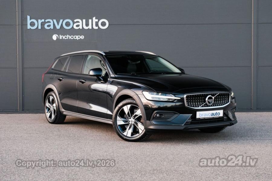 Melns Volvo V60 Cross Country 2019 Tartu, ar dzinēja tilpumu 2.00 L un nobraukumu 162 tūkst. km par 25900 €, foto 3 vietnē AUTOMOTO.COM.LV