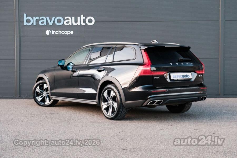 Melns Volvo V60 Cross Country 2019 Tartu, ar dzinēja tilpumu 2.00 L un nobraukumu 162 tūkst. km par 25900 €, foto 6 vietnē AUTOMOTO.COM.LV