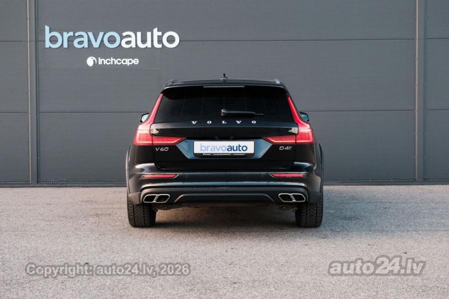 Melns Volvo V60 Cross Country 2019 Tartu, ar dzinēja tilpumu 2.00 L un nobraukumu 162 tūkst. km par 25900 €, foto 7 vietnē AUTOMOTO.COM.LV