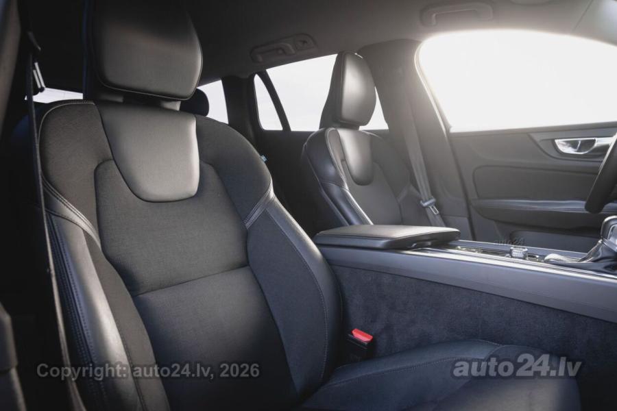 Melns Volvo V60 Cross Country 2019 Tartu, ar dzinēja tilpumu 2.00 L un nobraukumu 162 tūkst. km par 25900 €, foto 15 vietnē AUTOMOTO.COM.LV