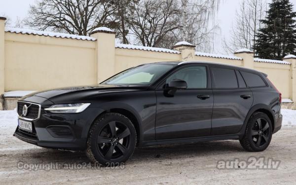 Melns Volvo V60 Cross Country 2019 Tartu, ar dzinēja tilpumu 2.00 L un nobraukumu 103 tūkst. km par 21500 €, foto 3 vietnē AUTOMOTO.COM.LV