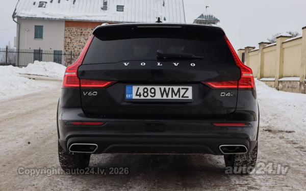 Melns Volvo V60 Cross Country 2019 Tartu, ar dzinēja tilpumu 2.00 L un nobraukumu 103 tūkst. km par 21500 €, foto 5 vietnē AUTOMOTO.COM.LV