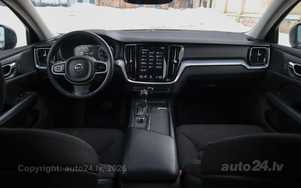 Melns Volvo V60 Cross Country 2019 Tartu, ar dzinēja tilpumu 2.00 L un nobraukumu 103 tūkst. km par 21500 €, foto 7 vietnē AUTOMOTO.COM.LV