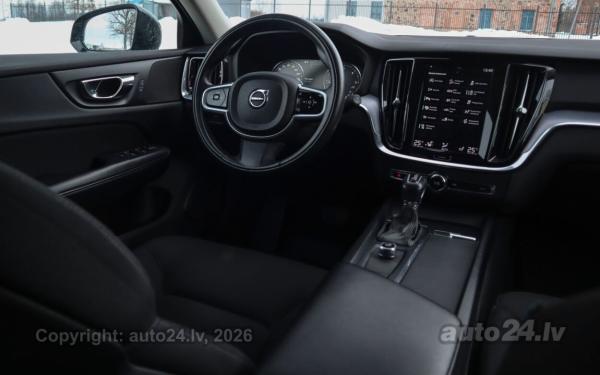 Melns Volvo V60 Cross Country 2019 Tartu, ar dzinēja tilpumu 2.00 L un nobraukumu 103 tūkst. km par 21500 €, foto 8 vietnē AUTOMOTO.COM.LV