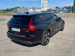 Melns Volvo V60 Cross Country 2019 Tallina, ar dzinēja tilpumu 2.00 L un nobraukumu 130 tūkst. km par 28500 €, foto 10 vietnē AUTOMOTO.COM.LV