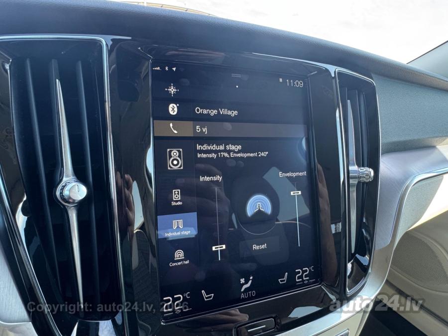 Melns Volvo V60 Cross Country 2019 Tallina, ar dzinēja tilpumu 2.00 L un nobraukumu 130 tūkst. km par 28500 €, foto 22 vietnē AUTOMOTO.COM.LV