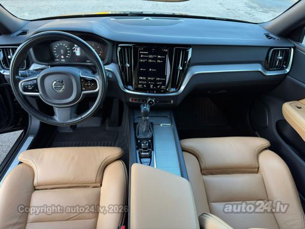 Black Volvo V60 Cross Country 2019 in Tallinn, with an engine capacity of 2.00 L and mileage of 208 thousand km for 22900 €, photo 8 on AUTOMOTO.COM.LV