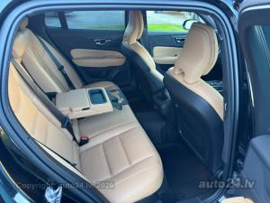 Black Volvo V60 Cross Country 2019 in Tallinn, with an engine capacity of 2.00 L and mileage of 208 thousand km for 22900 €, photo 12 on AUTOMOTO.COM.LV