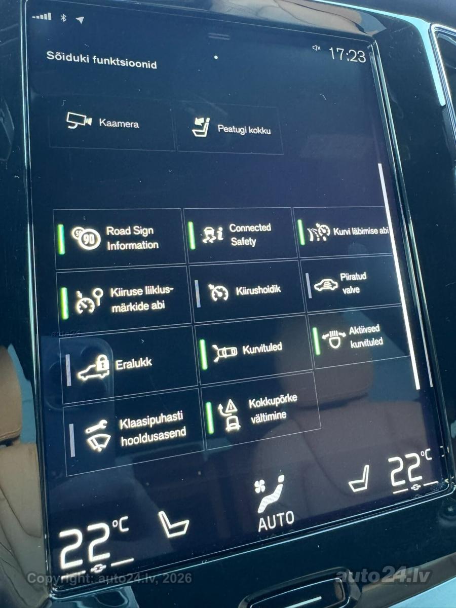 Black Volvo V60 Cross Country 2019 in Tallinn, with an engine capacity of 2.00 L and mileage of 208 thousand km for 22900 €, photo 16 on AUTOMOTO.COM.LV