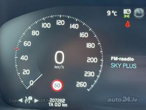 Black Volvo V60 Cross Country 2019 in Tallinn, with an engine capacity of 2.00 L and mileage of 208 thousand km for 22900 €, photo 17 on AUTOMOTO.COM.LV