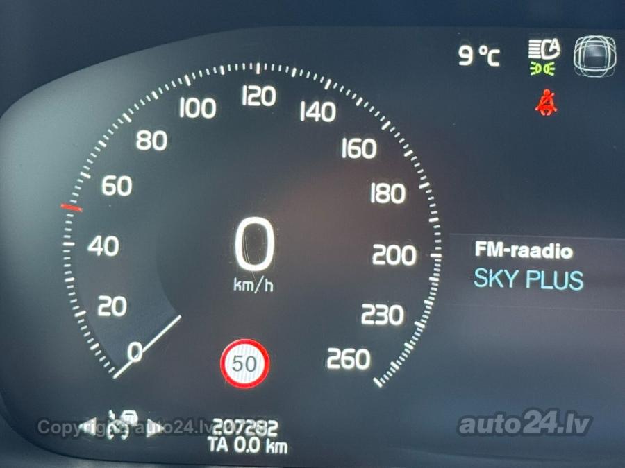 Black Volvo V60 Cross Country 2019 in Tallinn, with an engine capacity of 2.00 L and mileage of 208 thousand km for 22900 €, photo 17 on AUTOMOTO.COM.LV