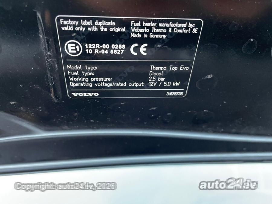 Black Volvo V60 Cross Country 2019 in Tallinn, with an engine capacity of 2.00 L and mileage of 208 thousand km for 22900 €, photo 19 on AUTOMOTO.COM.LV