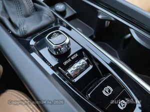 Black Volvo V60 Cross Country 2019 in Tallinn, with an engine capacity of 2.00 L and mileage of 208 thousand km for 22900 €, photo 21 on AUTOMOTO.COM.LV