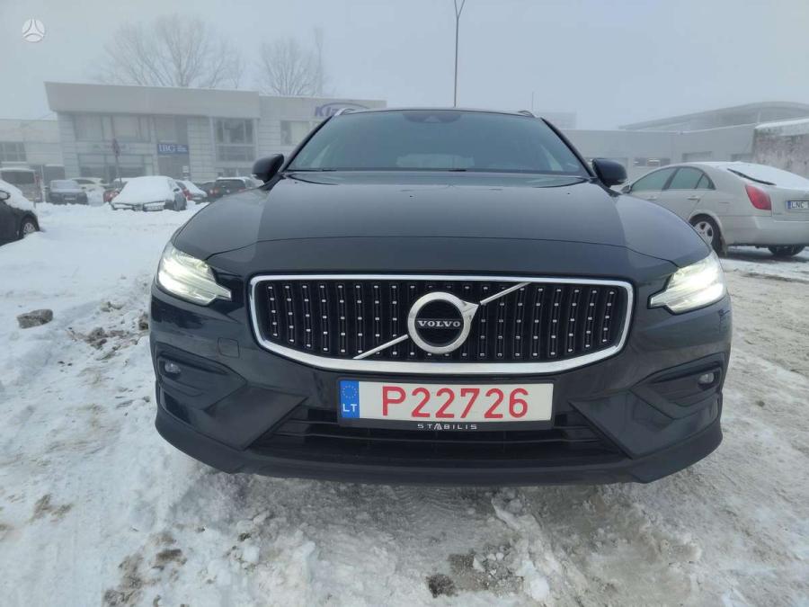 Черный Вольво V60 Cross Country 2020 в Клайпеда, объемом двигателя 1.97 л и пробегом 350 тыс. км за 15700 €, фото 2 на AUTOMOTO.COM.LV