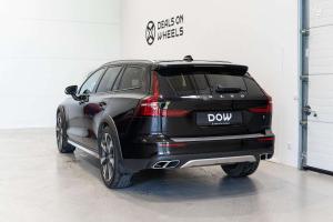 Черный Вольво V60 Cross Country 2020 в Вильнюс, объемом двигателя 1.97 л и пробегом 125 тыс. км за 28900 €, фото 7 на AUTOMOTO.COM.LV