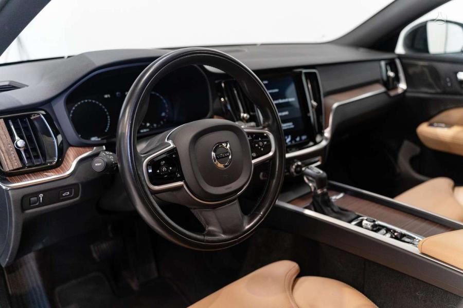 Черный Вольво V60 Cross Country 2020 в Вильнюс, объемом двигателя 1.97 л и пробегом 125 тыс. км за 28900 €, фото 13 на AUTOMOTO.COM.LV