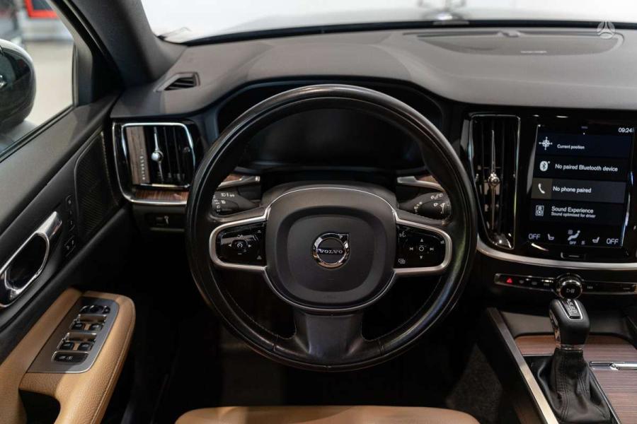 Черный Вольво V60 Cross Country 2020 в Вильнюс, объемом двигателя 1.97 л и пробегом 125 тыс. км за 28900 €, фото 22 на AUTOMOTO.COM.LV