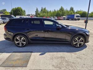 Melns Volvo V60 Cross Country 2020 Telšiai, ar dzinēja tilpumu 1.97 L un nobraukumu 401 tūkst. km par 11300 €, foto 4 vietnē AUTOMOTO.COM.LV