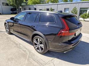 Melns Volvo V60 Cross Country 2020 Telšiai, ar dzinēja tilpumu 1.97 L un nobraukumu 401 tūkst. km par 11300 €, foto 7 vietnē AUTOMOTO.COM.LV