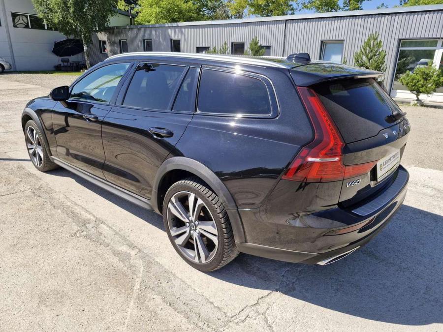 Melns Volvo V60 Cross Country 2020 Telšiai, ar dzinēja tilpumu 1.97 L un nobraukumu 401 tūkst. km par 11300 €, foto 7 vietnē AUTOMOTO.COM.LV