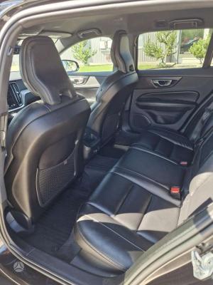 Melns Volvo V60 Cross Country 2020 Telšiai, ar dzinēja tilpumu 1.97 L un nobraukumu 401 tūkst. km par 11300 €, foto 17 vietnē AUTOMOTO.COM.LV