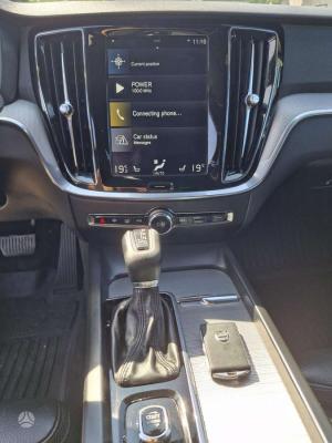 Melns Volvo V60 Cross Country 2020 Telšiai, ar dzinēja tilpumu 1.97 L un nobraukumu 401 tūkst. km par 11300 €, foto 18 vietnē AUTOMOTO.COM.LV
