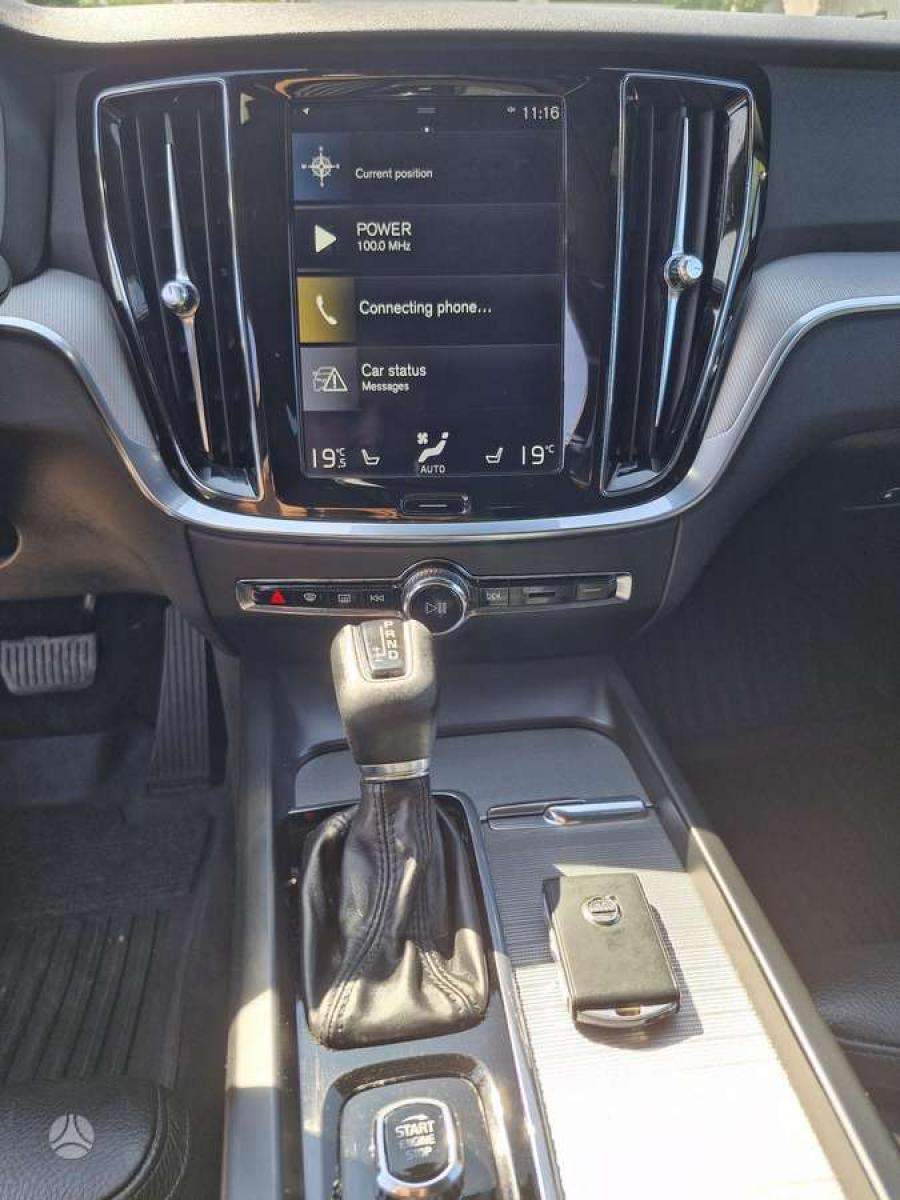 Melns Volvo V60 Cross Country 2020 Telšiai, ar dzinēja tilpumu 1.97 L un nobraukumu 401 tūkst. km par 11300 €, foto 18 vietnē AUTOMOTO.COM.LV