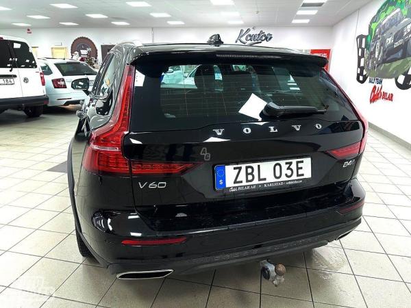 Melns Volvo V60 Cross Country 2021 Kauņa, ar dzinēja tilpumu 0.00 L un nobraukumu 94 tūkst. km par 33275 €, foto 1 vietnē AUTOMOTO.COM.LV