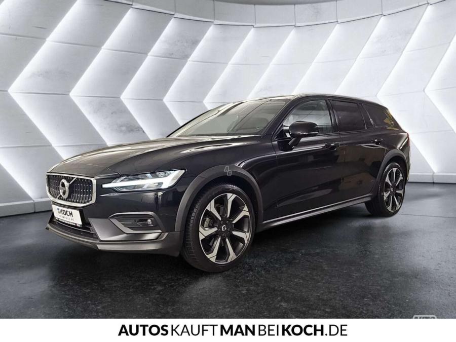 Melns Volvo V60 Cross Country 2021 Kauņa, ar dzinēja tilpumu 2.00 L un nobraukumu 94 tūkst. km par 32587 €, foto 3 vietnē AUTOMOTO.COM.LV