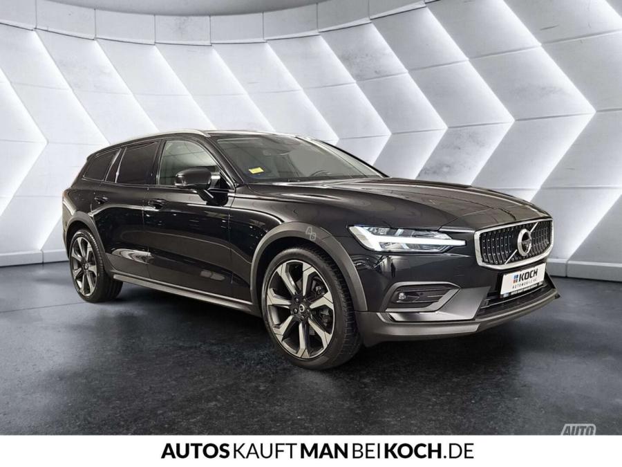 Melns Volvo V60 Cross Country 2021 Kauņa, ar dzinēja tilpumu 2.00 L un nobraukumu 94 tūkst. km par 32587 €, foto 6 vietnē AUTOMOTO.COM.LV