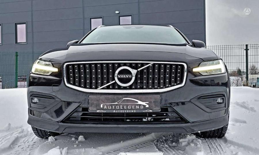 Melns Volvo V60 Cross Country 2021 Viļņa, ar dzinēja tilpumu 2.00 L un nobraukumu 204 tūkst. km par 19990 €, foto 36 vietnē AUTOMOTO.COM.LV
