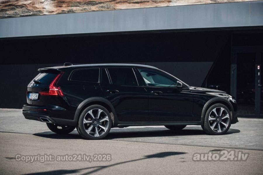 Черный Вольво V60 Cross Country 2021 в Таллин, объемом двигателя 0.00 л и пробегом 210 тыс. км за 20900 €, фото 4 на AUTOMOTO.COM.LV