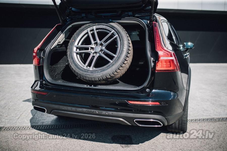 Черный Вольво V60 Cross Country 2021 в Таллин, объемом двигателя 0.00 л и пробегом 210 тыс. км за 20900 €, фото 17 на AUTOMOTO.COM.LV